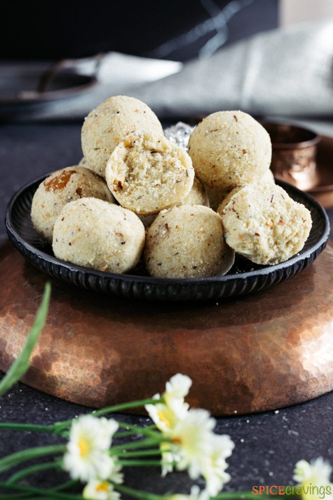 Rava Laddu Recipe (Rava Ladoo| Sooji Ladoo) | Spice Cravings
